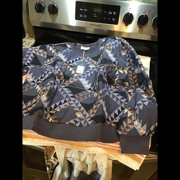 Universal Thread | Tops | Universal Thread Quilted Sweatshirt Large New ...